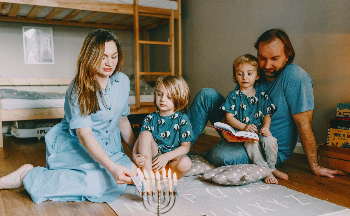 How To Stay Connected With Family That Lives In Another State